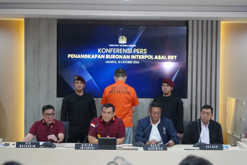 Silmy Karim : Imigrasi Amankan Buron Interpol Asal Tiongkok ... Silmy Karim : Imigrasi Amankan Buron Interpol Asal Tiongkok ...
